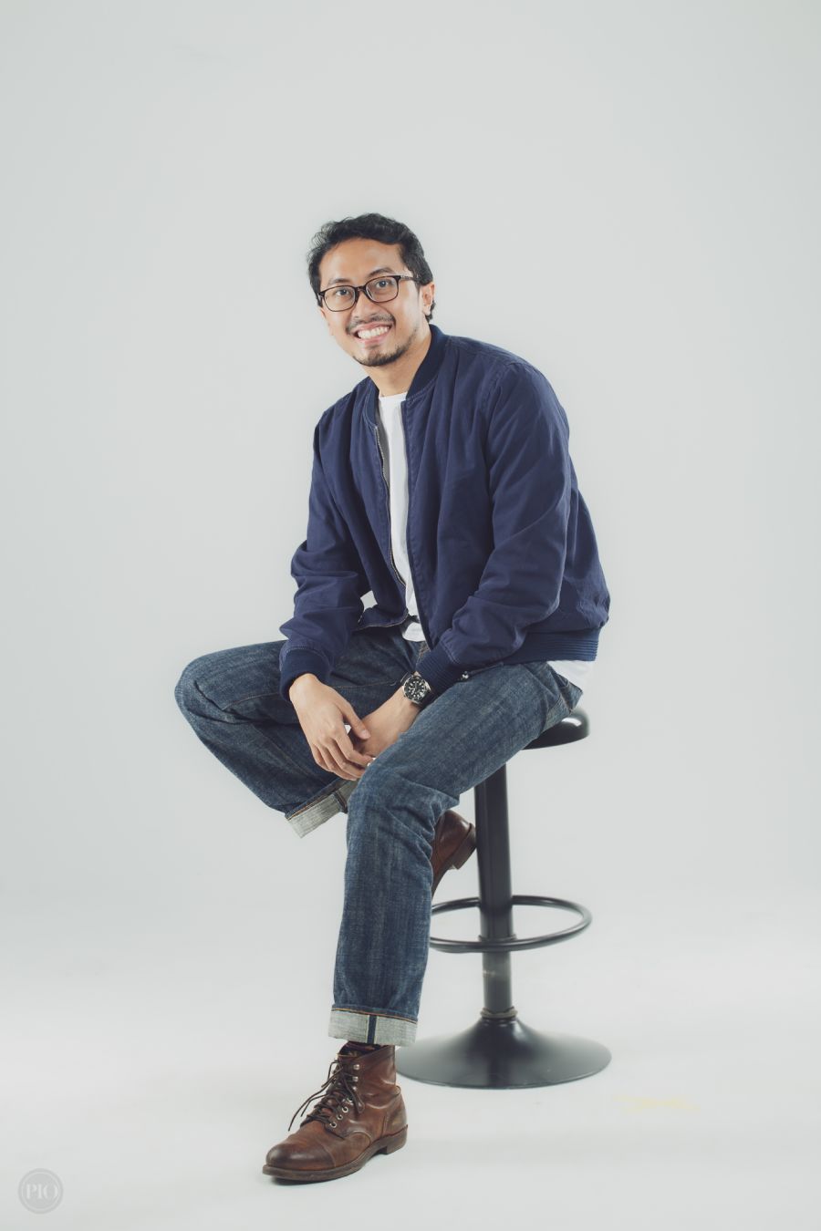 Gilang Bhaskara – Hiburin